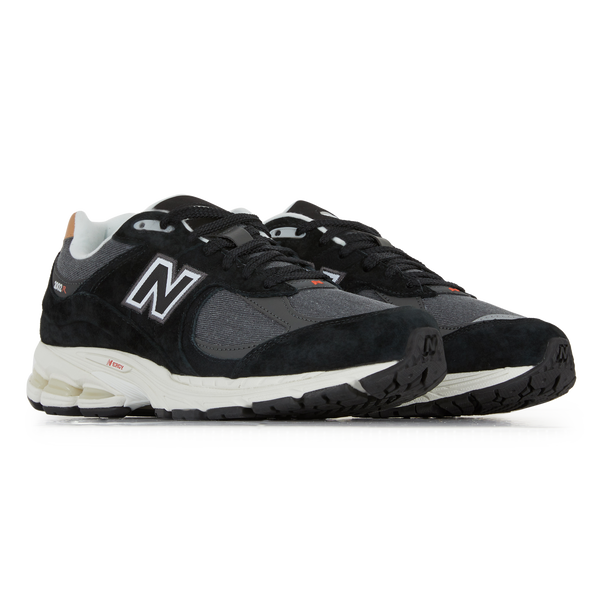 NEW BALANCE 2002R DENIM BLACK/WHITE | Courir.com