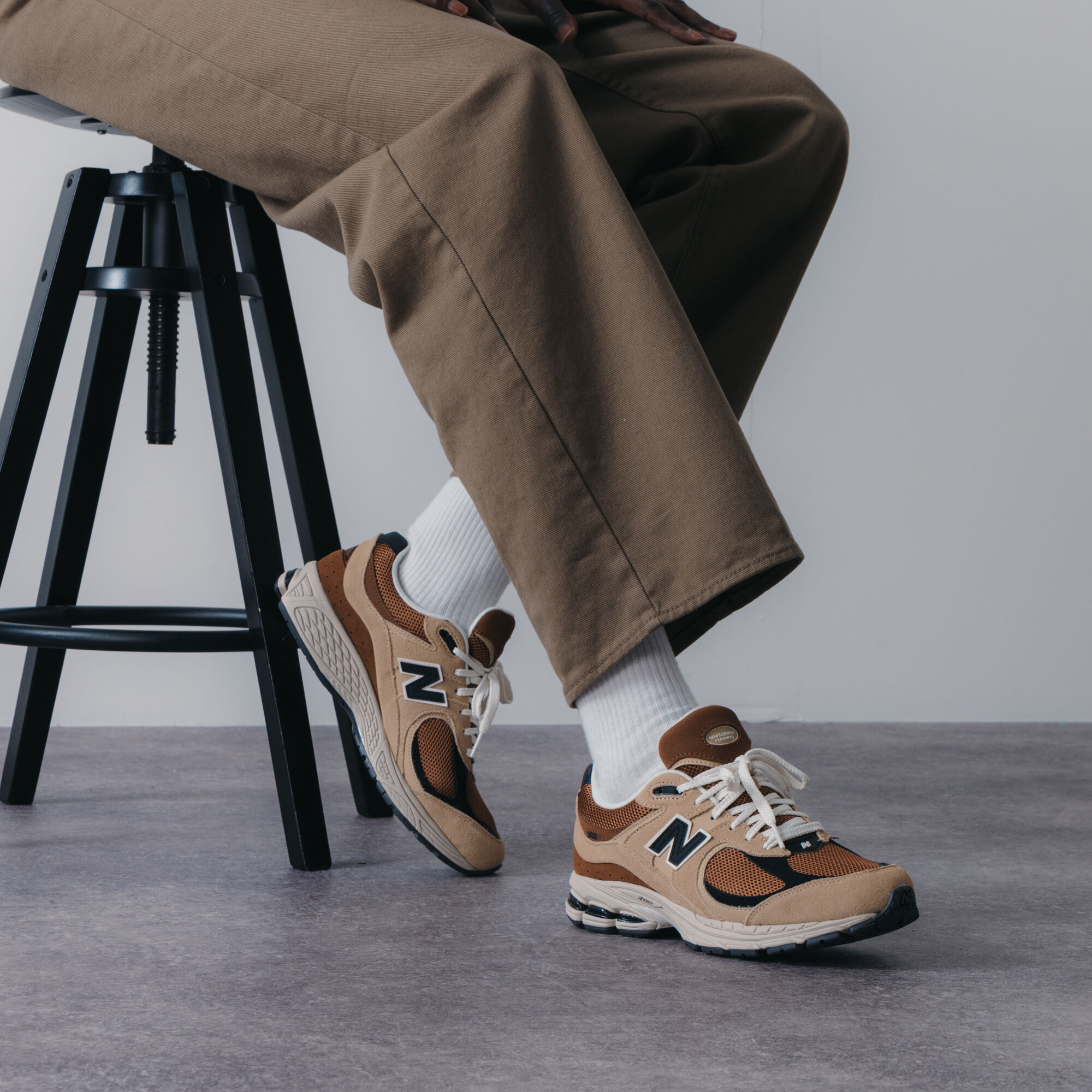 NEW BALANCE 2002R MOCHA BROWN - SNEAKERS MEN | Courir.com