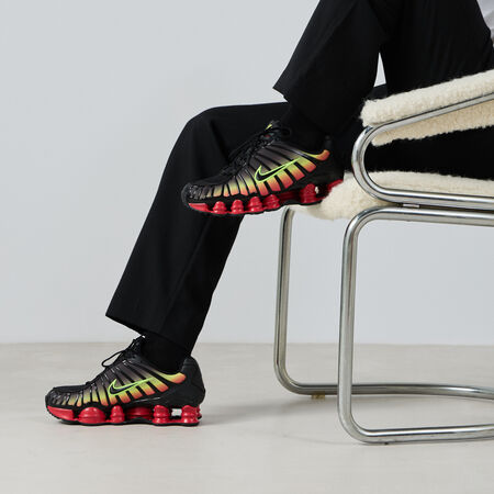 NIKE SHOX TL ROUGE/NOIR - SNEAKERS HOMME - LACETS | Courir.com