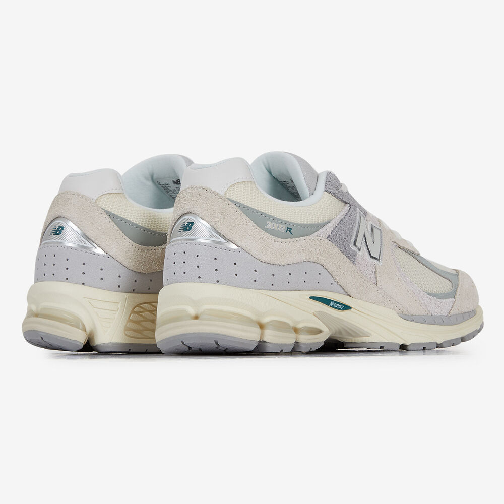 NEW BALANCE 2002R BEIGE/GREY - SNEAKERS MEN | Courir.com