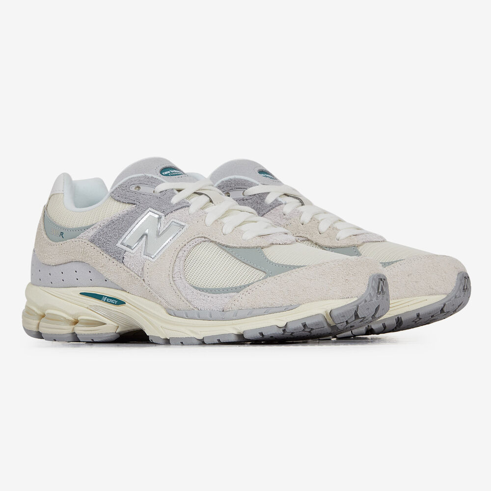 NEW BALANCE 2002R BEIGE/GREY - SNEAKERS MEN | Courir.com