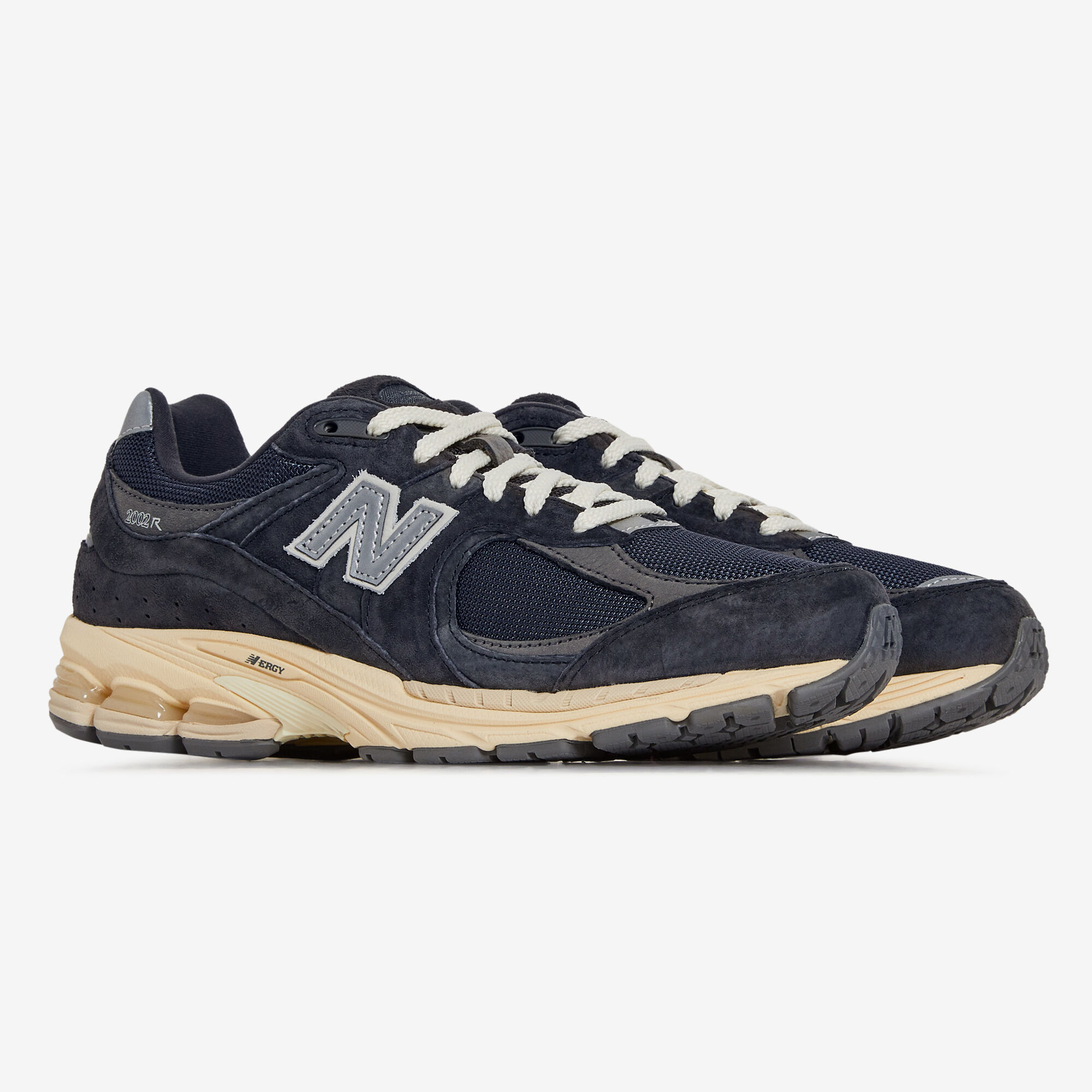 NEW BALANCE 2002R BLACK/BEIGE - SNEAKERS MEN | Courir.com