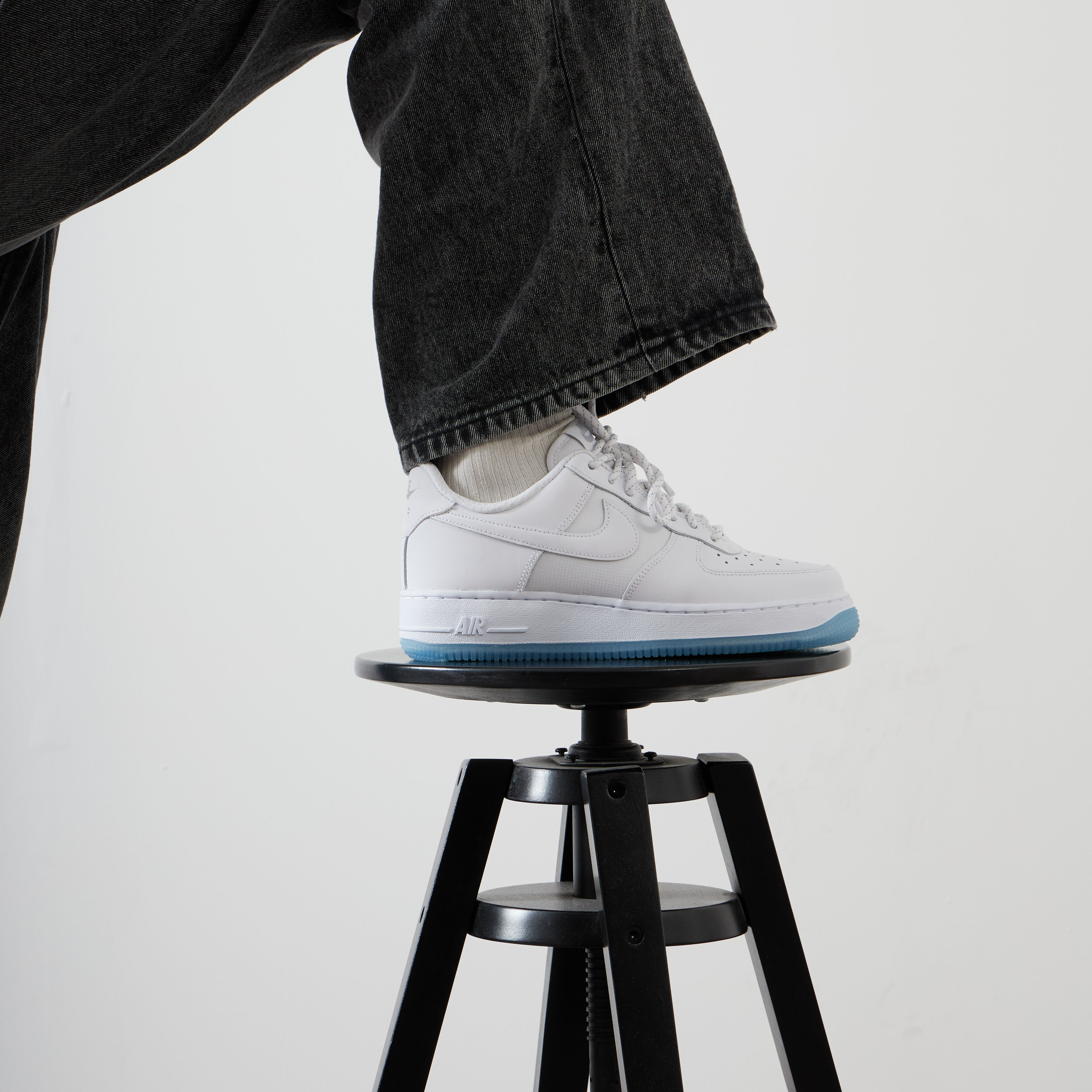 NIKE AIR FORCE 1 LOW WHITE/BLUE - SNEAKERS WOMEN | Courir.com
