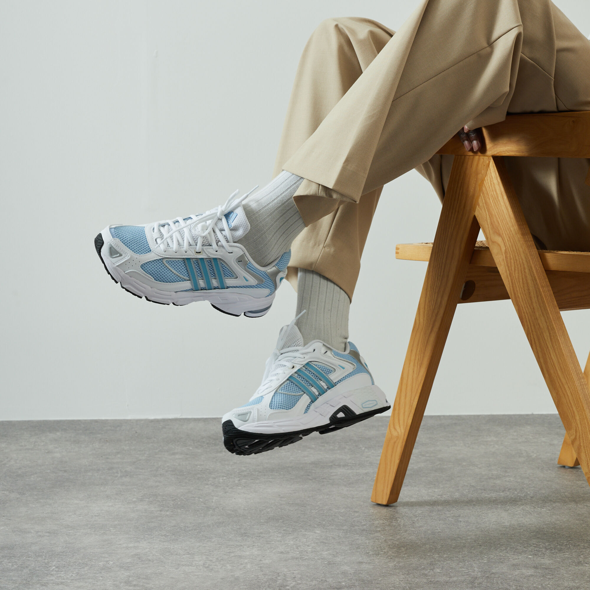 ADIDAS ORIGINALS RESPONSE CL SKY BLUE - SNEAKERS WOMEN | Courir.com