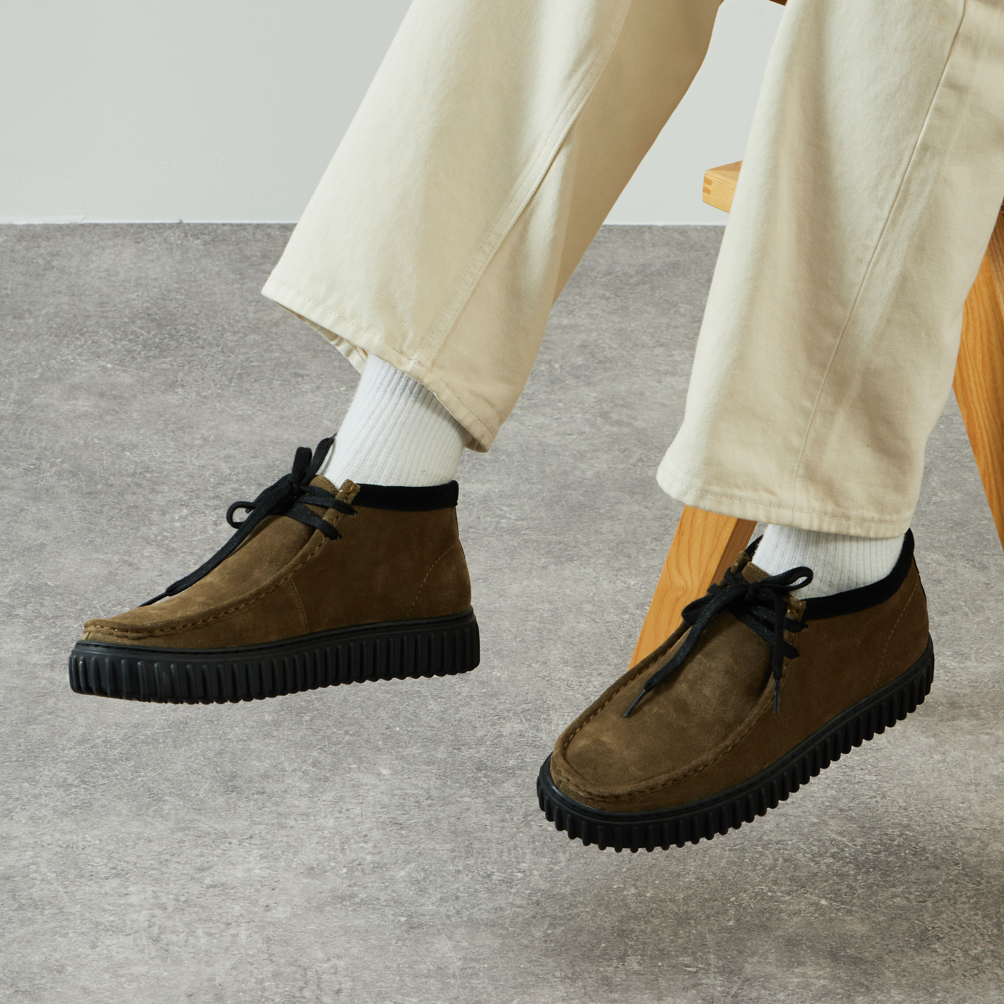 CLARKS TORHILL HI KHAKI/BLACK - SNEAKERS MEN | Courir.com